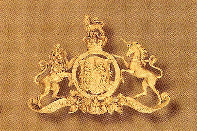 Royal Crest Small Drapery Crown - Iron Accents